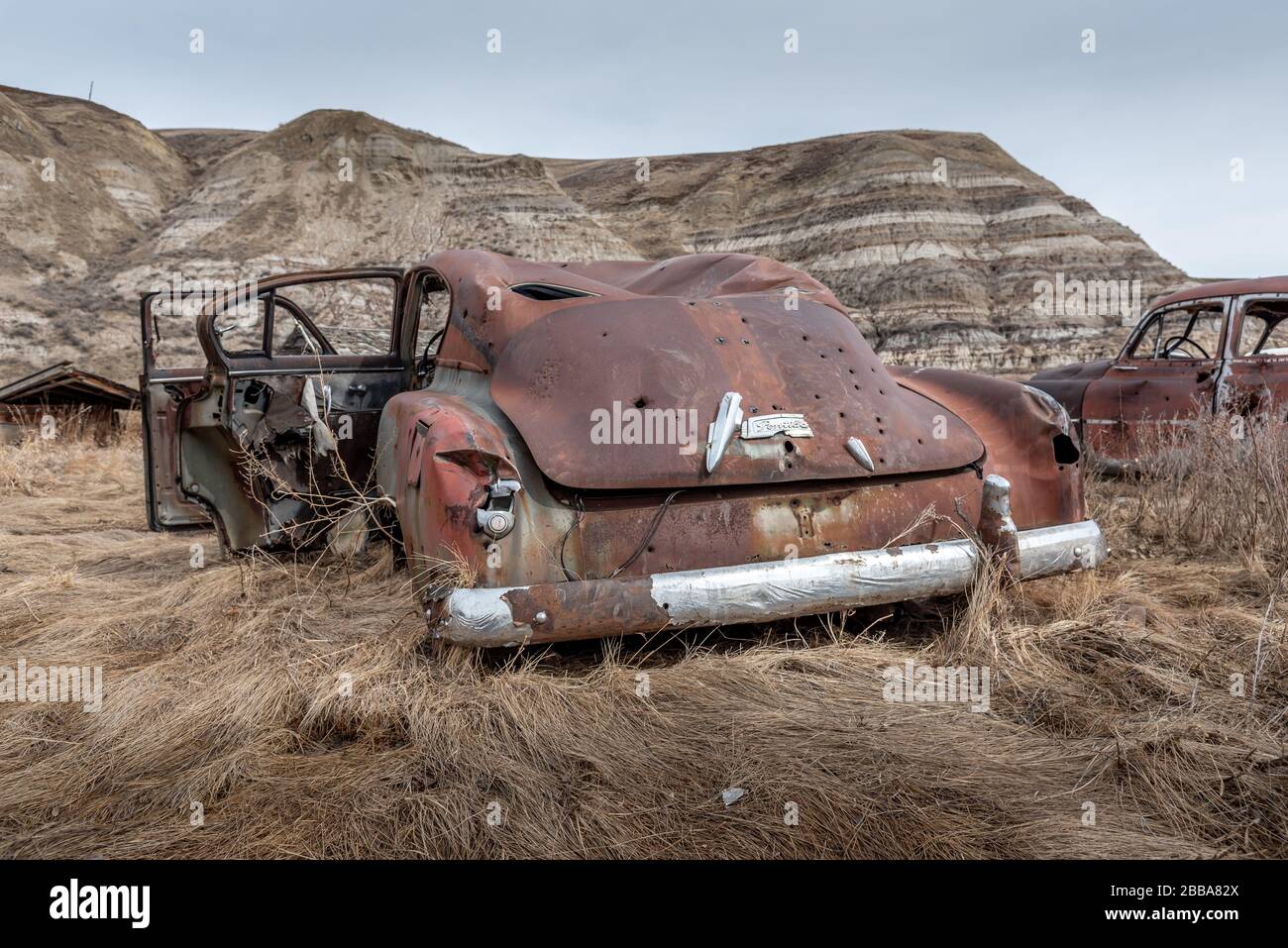 Old abandoned cars in the badlands of Alberta, Canada Stock Photo - Alamy