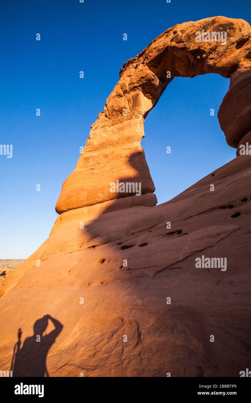 Shadow arch hi-res stock photography and images - Alamy