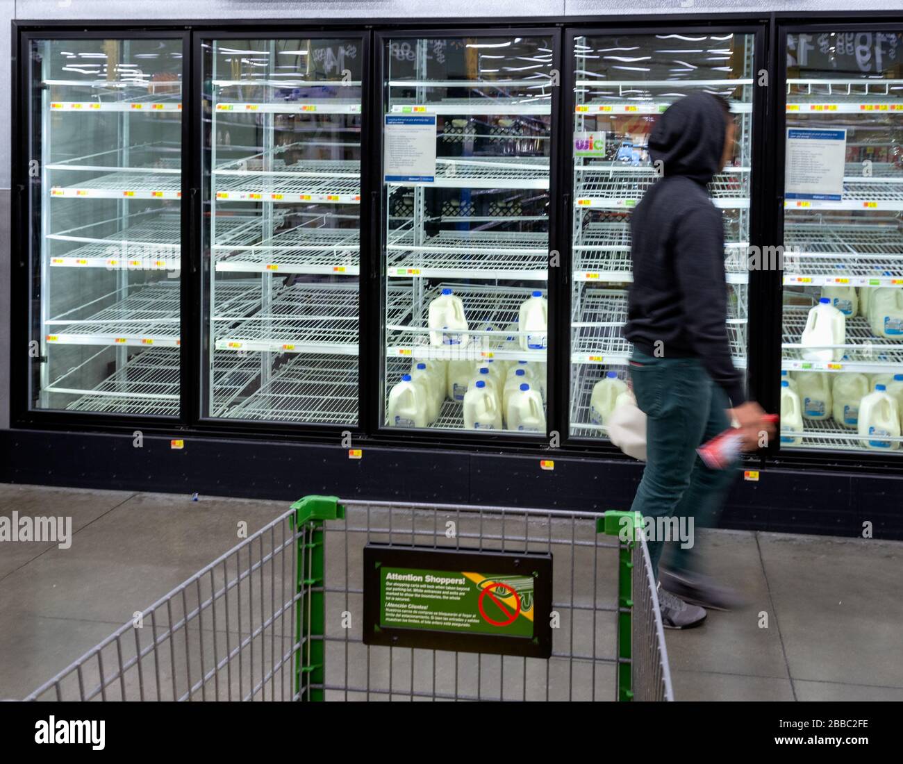 Empty milk aisle hi-res stock photography and images - Alamy