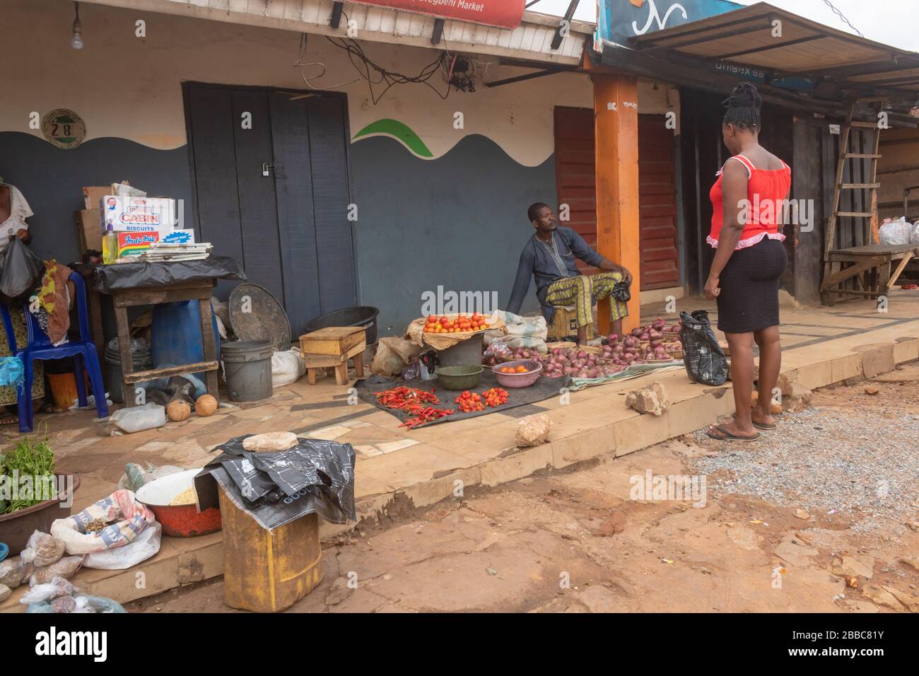 Buying and selling in nigeria market hi-res stock photography and ...