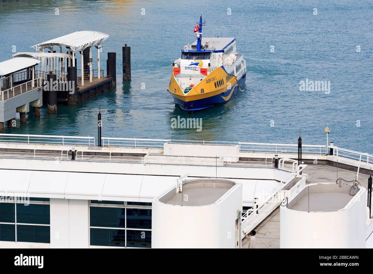 Ferry harbourfront terminal singapore hi-res stock photography and ...