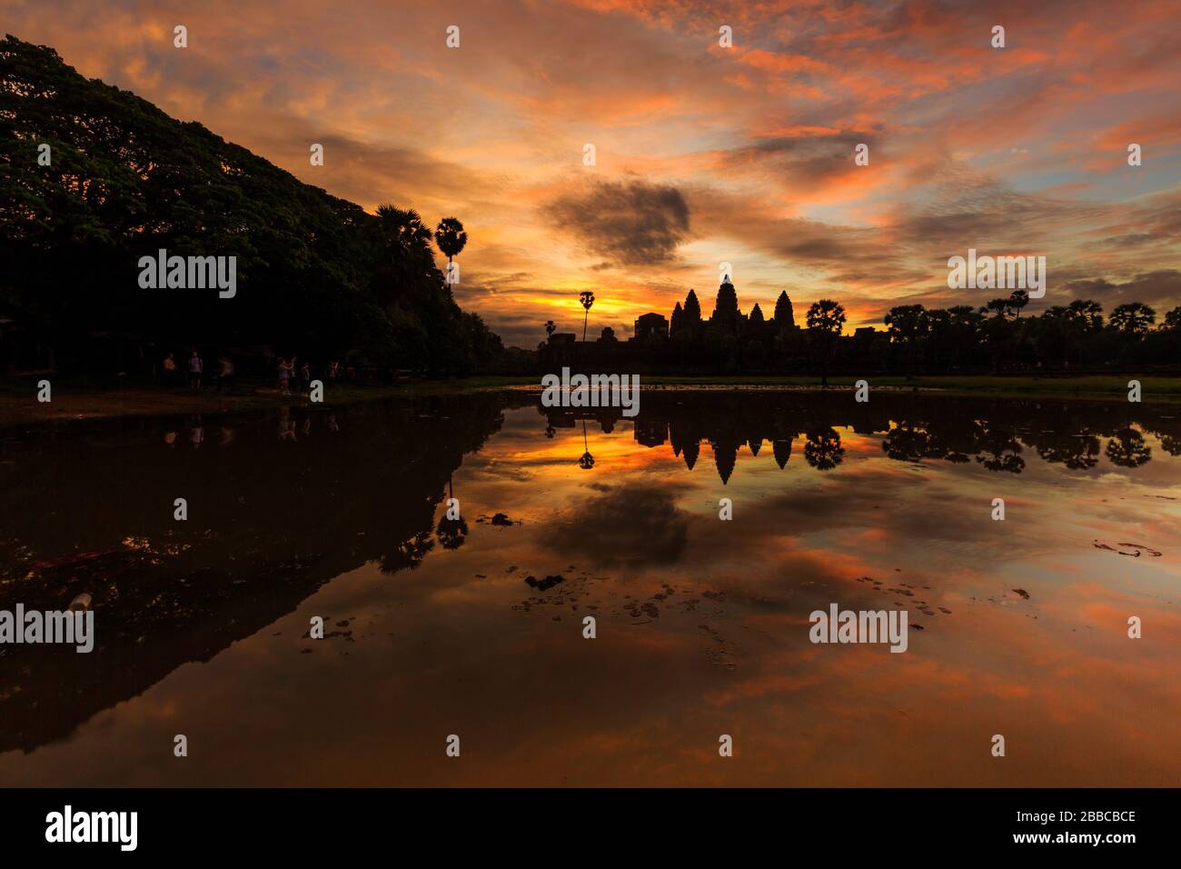 Angkor Wat Sunrise with reflection Stock Photo - Alamy
