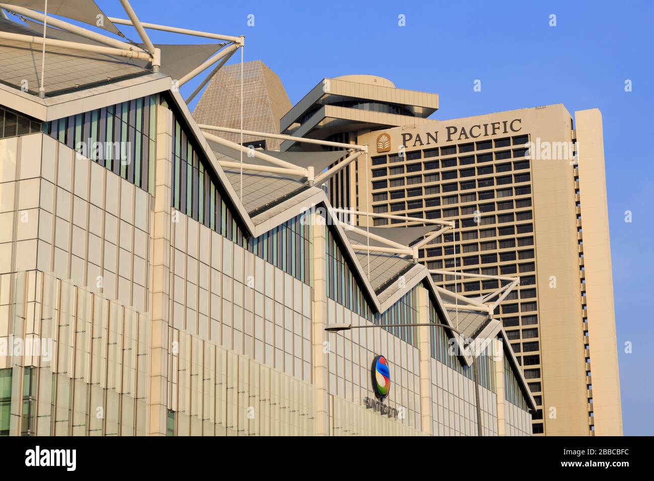 Trade and convention center hi-res stock photography and images - Alamy