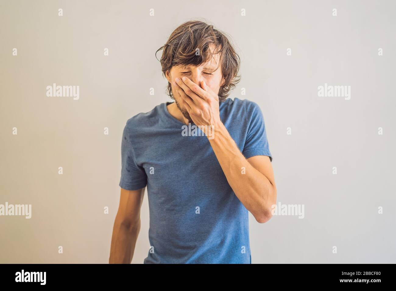 Comparison between wrong and right way to sneeze to prevent virus ...