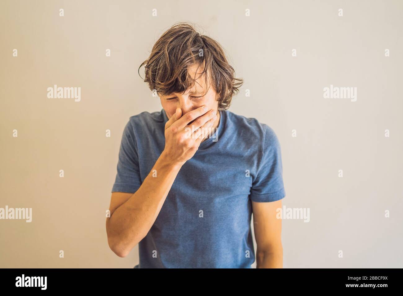 Comparison between wrong and right way to sneeze to prevent virus ...