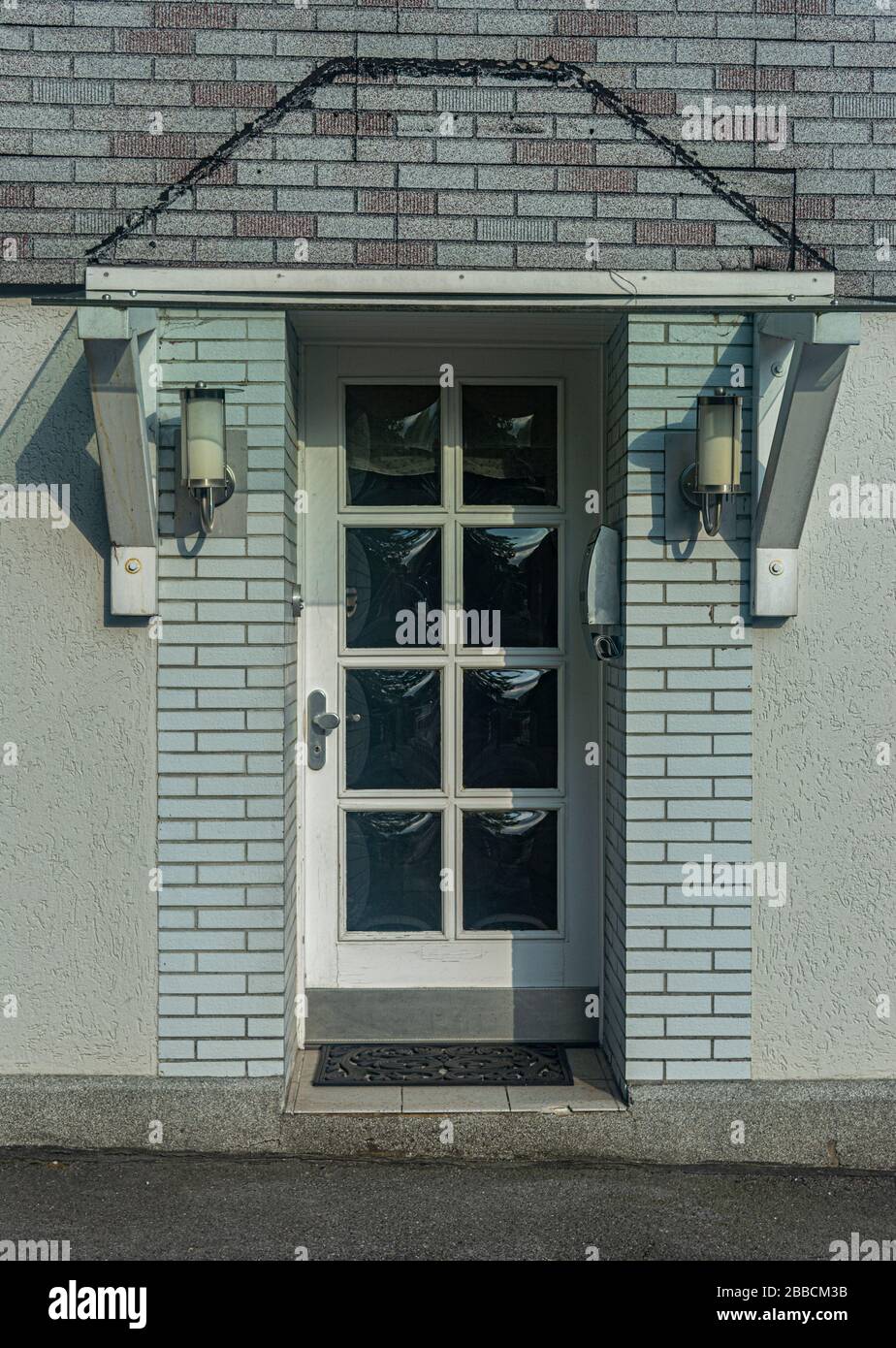 white front door of the house, house with visor, mailbox lighting door ...