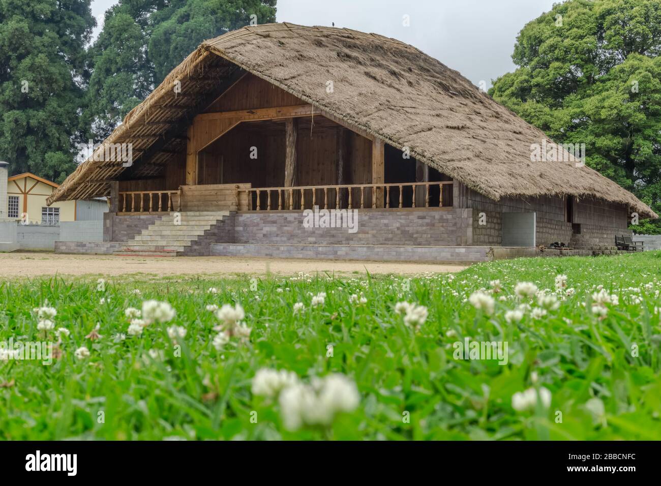 Thatched cottage india hi-res stock photography and images - Alamy