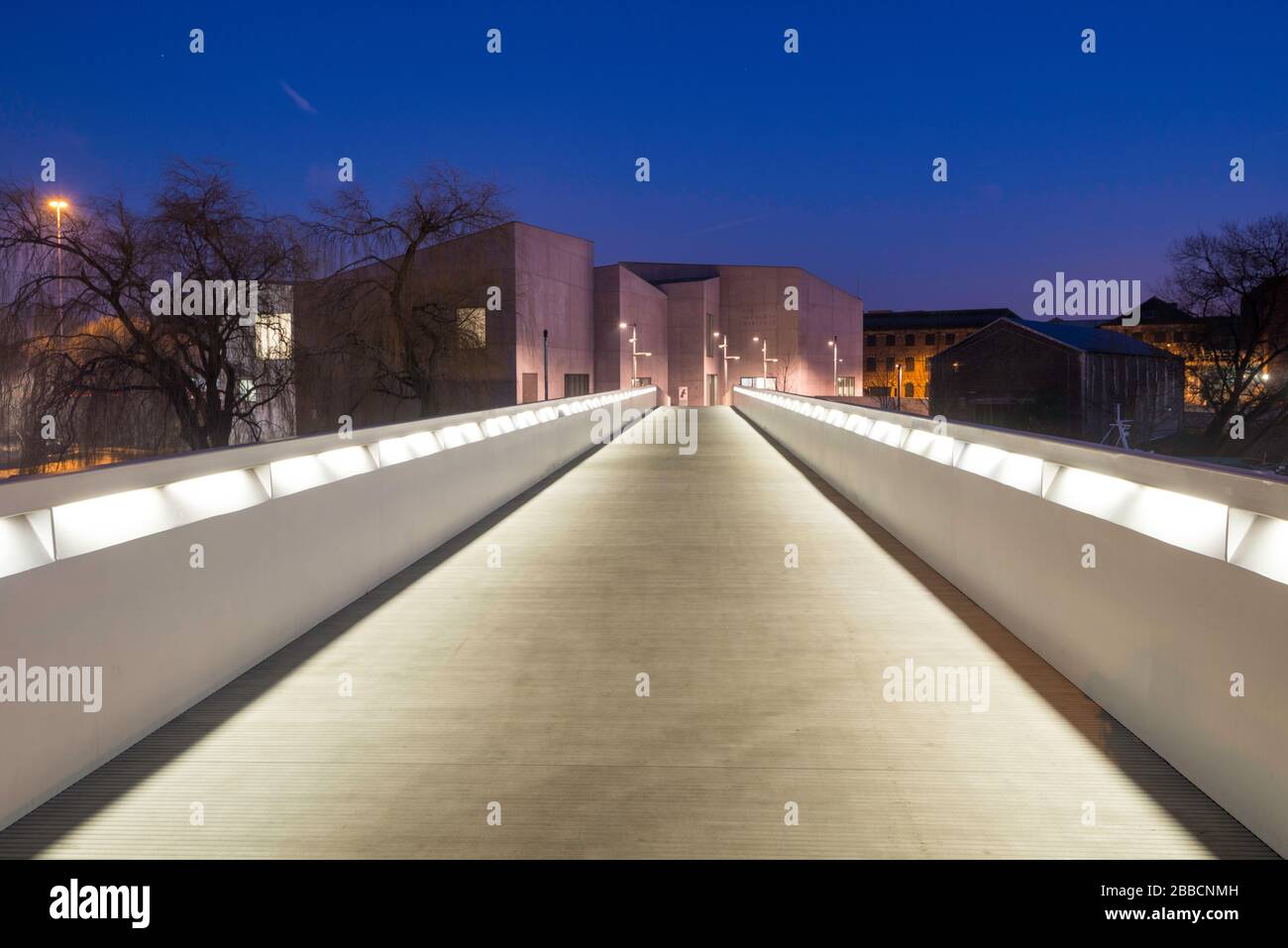 Night time view of the Hepworth Wakefield, an art museum designed by ...