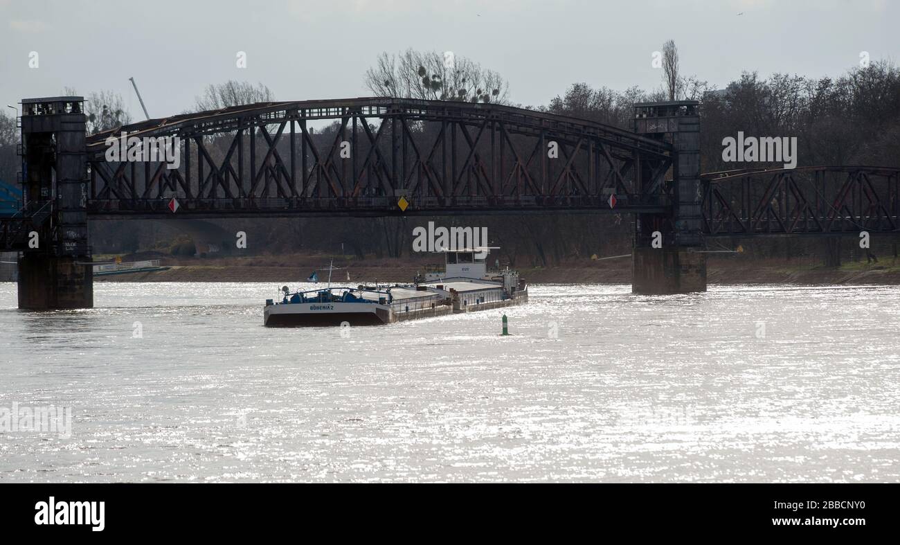 Magdeburg, Germany. 03rd Mar, 2020. A cargo ship travels downstream ...