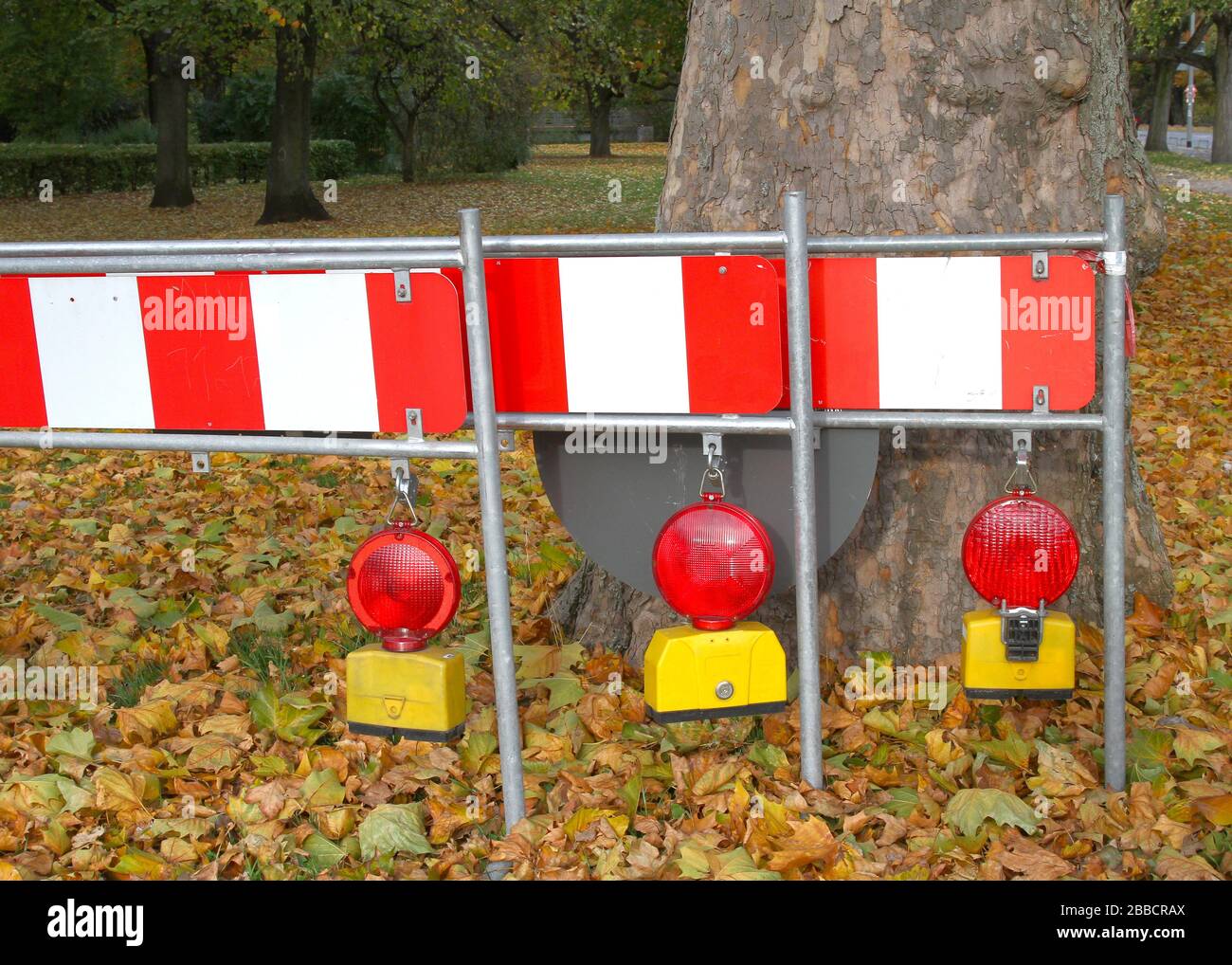Tree barriers hi-res stock photography and images - Alamy