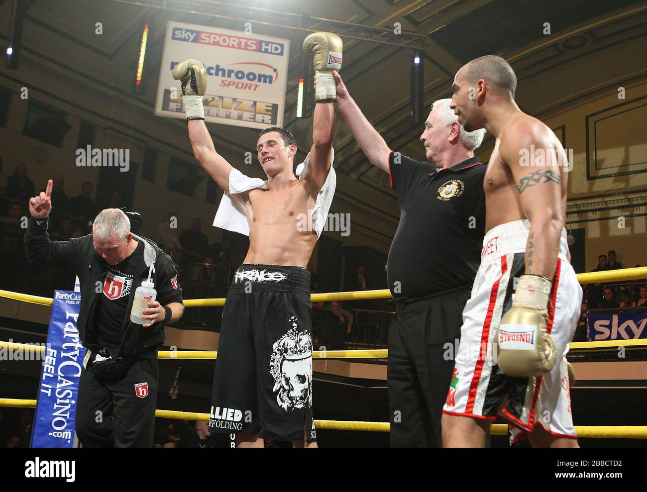 Prince Arron (black shorts) defeats Bradley Pryce in the Semi-Final of ...