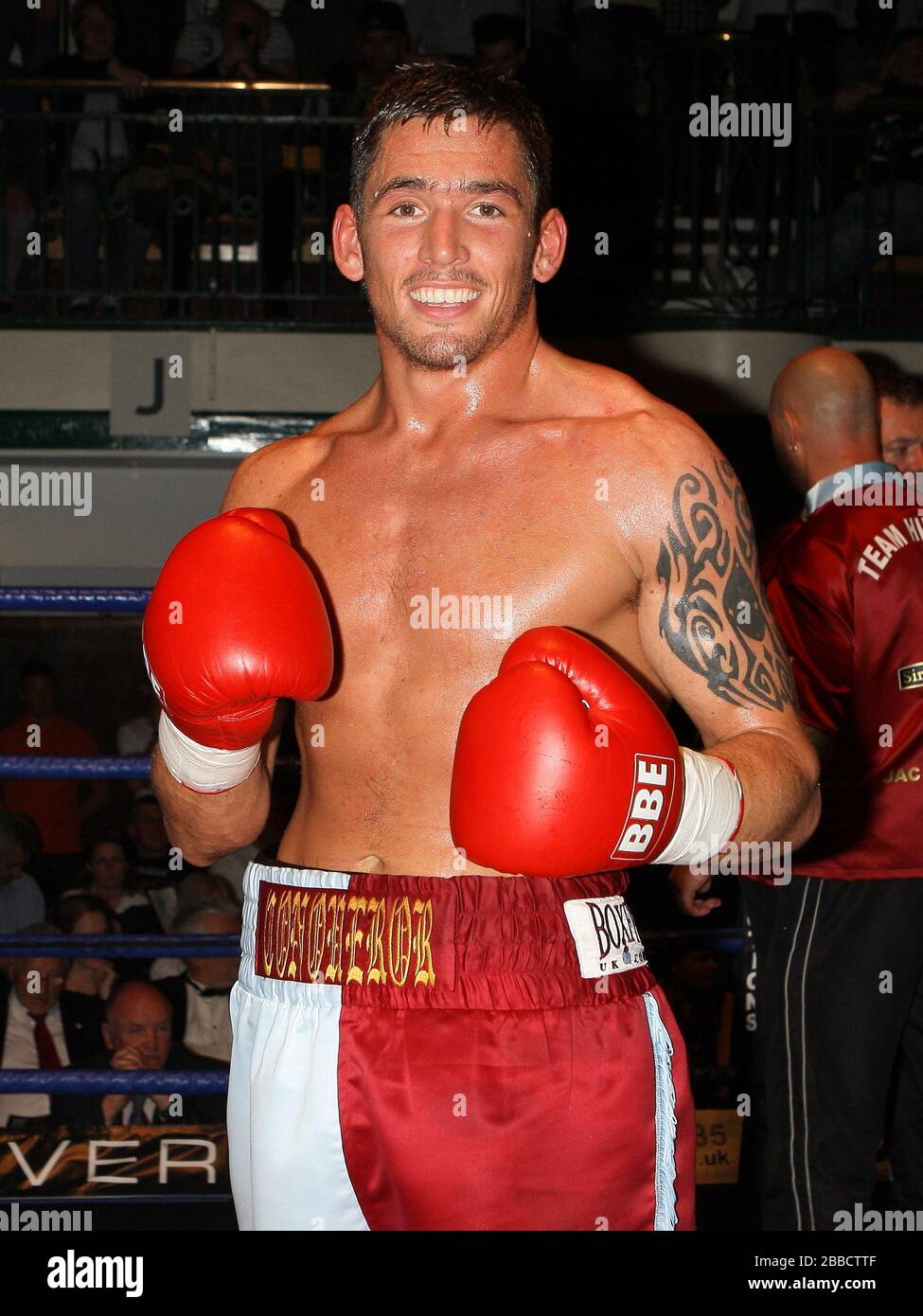 Tony Conquest (claret/blue shorts) defeats Tayar Mehmed in a ...