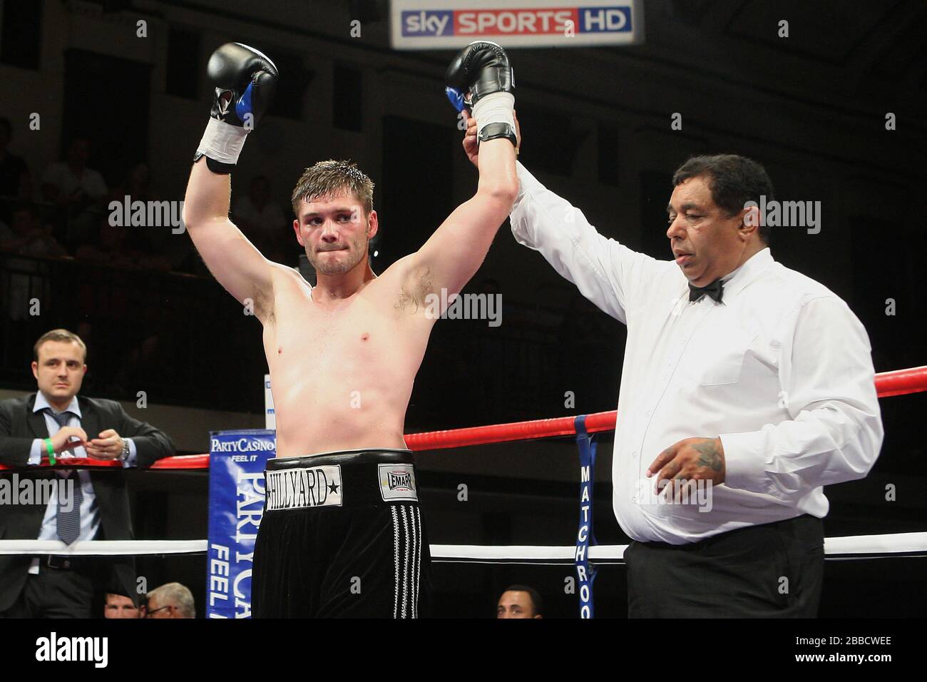 George Hillyard (black shorts) defeats Keiron Grey in a Light ...