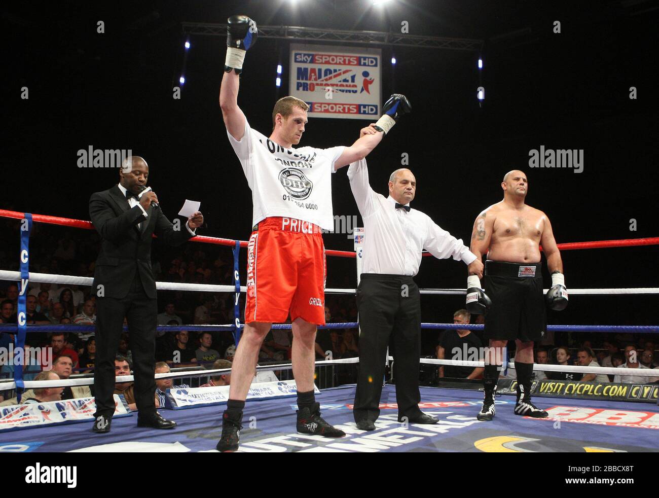 David Price (red shorts) defeats Pavol Polakovic in a Heavyweight ...
