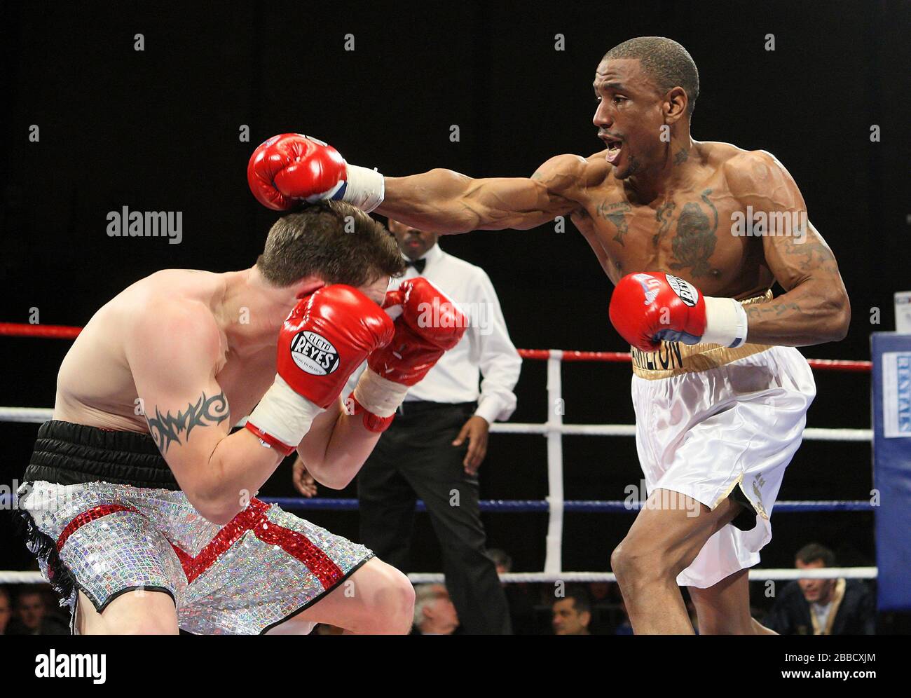 Daryl Setterfield (silver shorts) defeats Daryl Setterfield in a Light ...