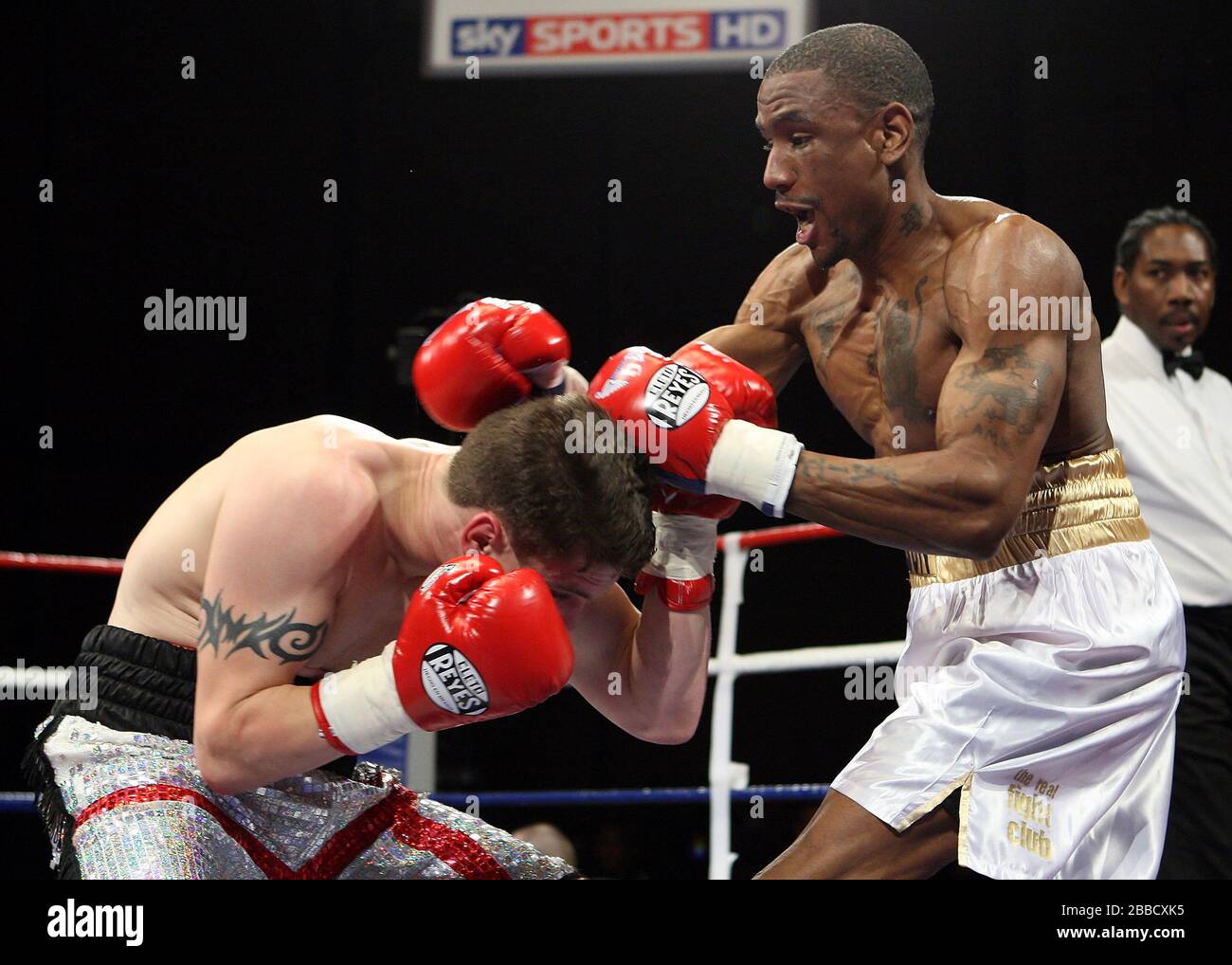 Daryl Setterfield (silver shorts) defeats Daryl Setterfield in a Light ...
