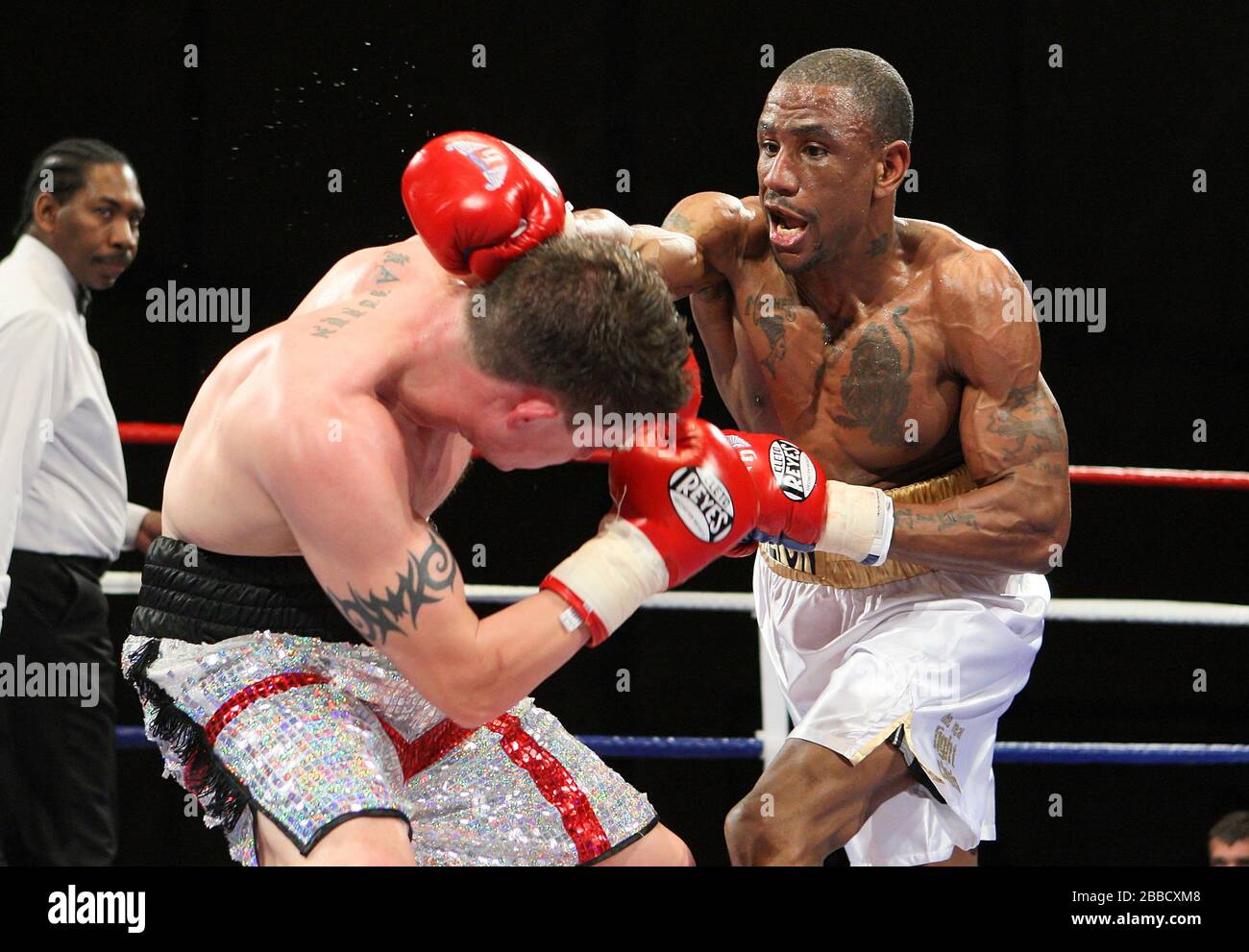 Daryl Setterfield (silver shorts) defeats Daryl Setterfield in a Light ...