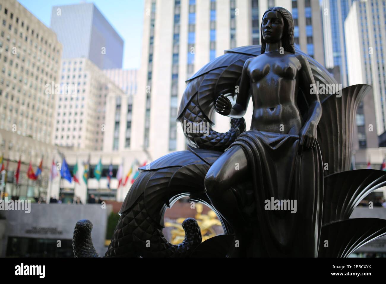 Statue of Woman, Rockefeller Center New York Stock Photo - Alamy