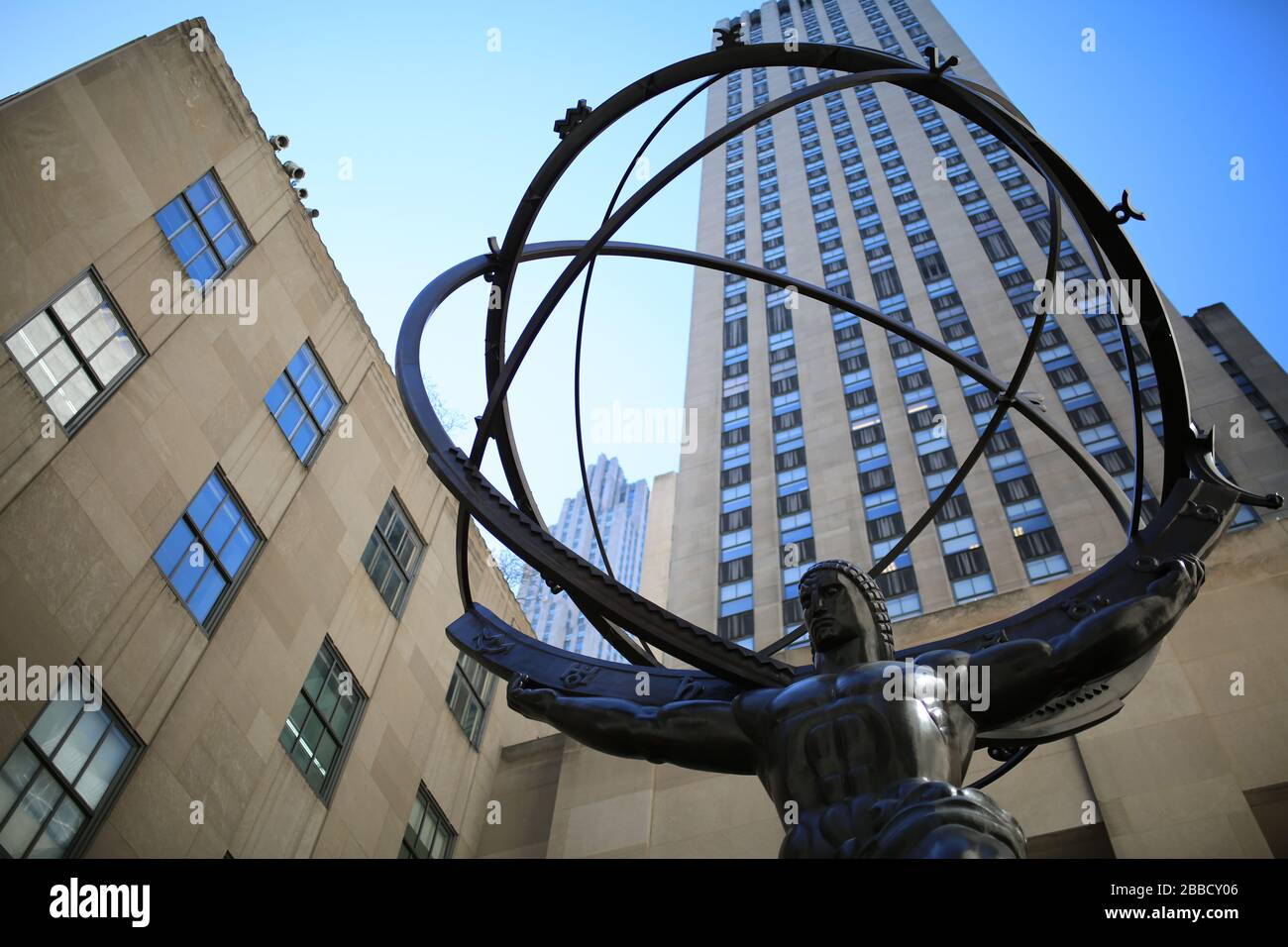 Atlas Statue, Rockefeller Center Stock Photo - Alamy