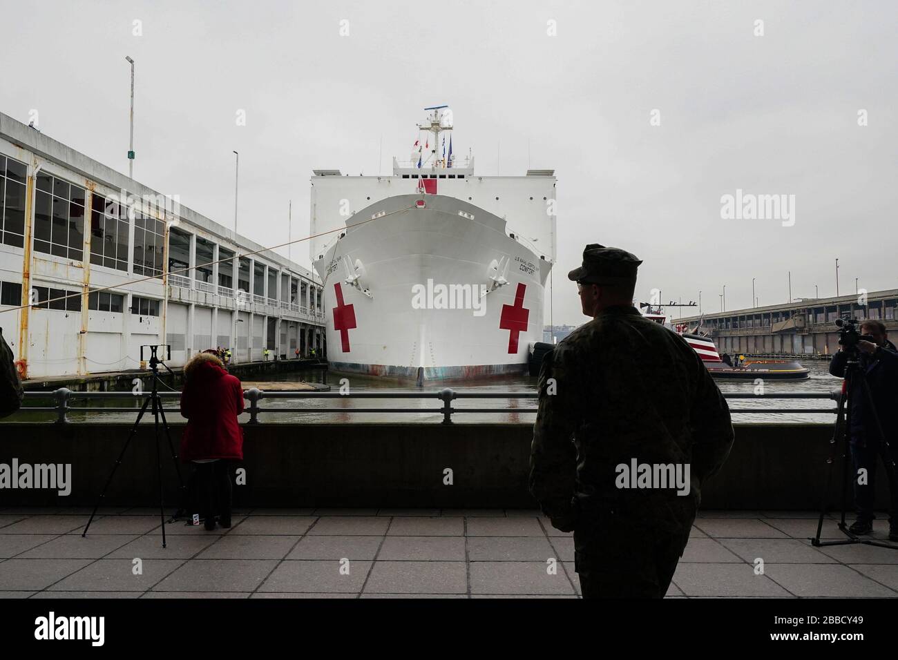 Empty ship in bottle hi-res stock photography and images - Alamy