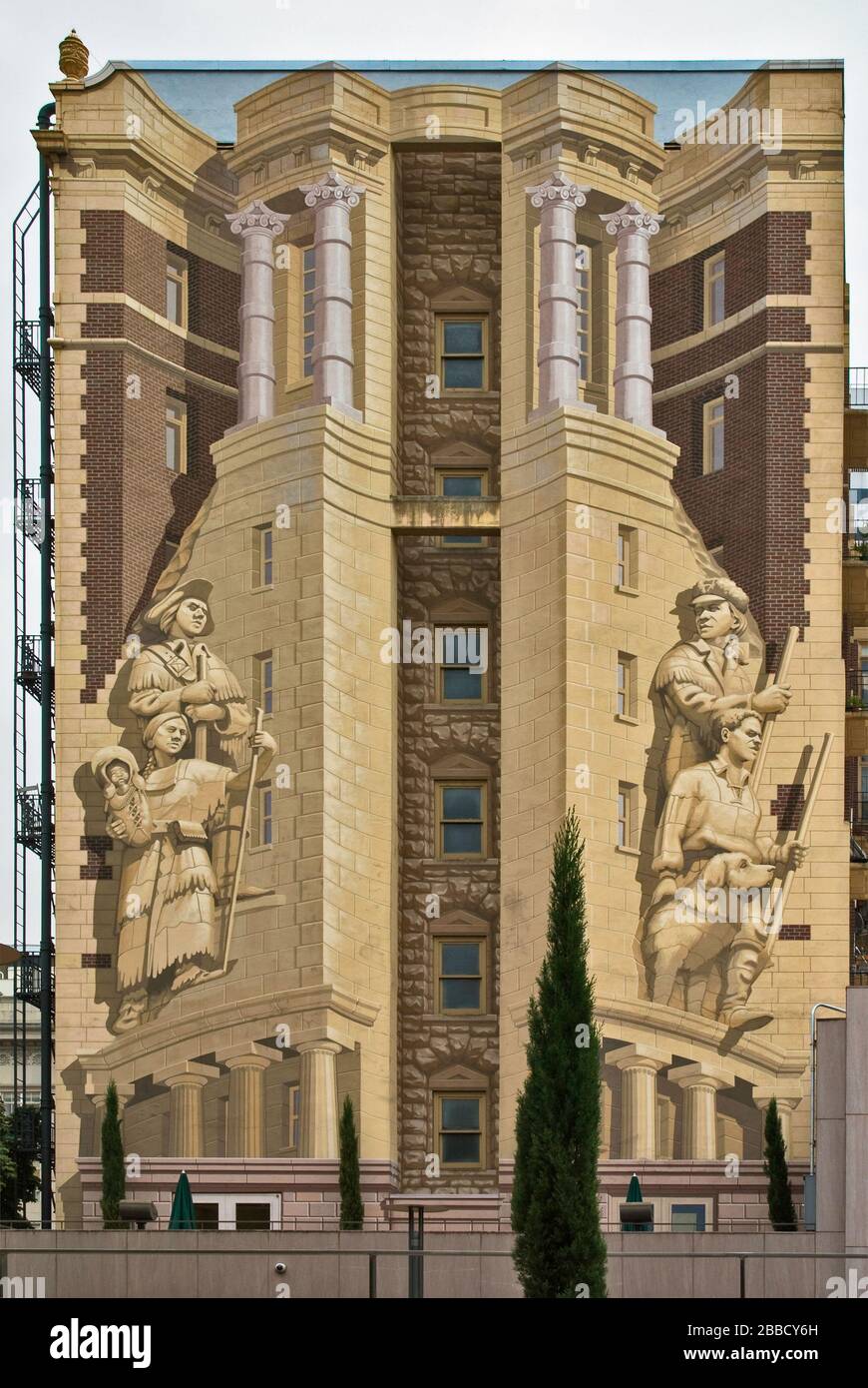 Lewis and Clark Expedition mural by Richard Haas on Oregon Historical ...