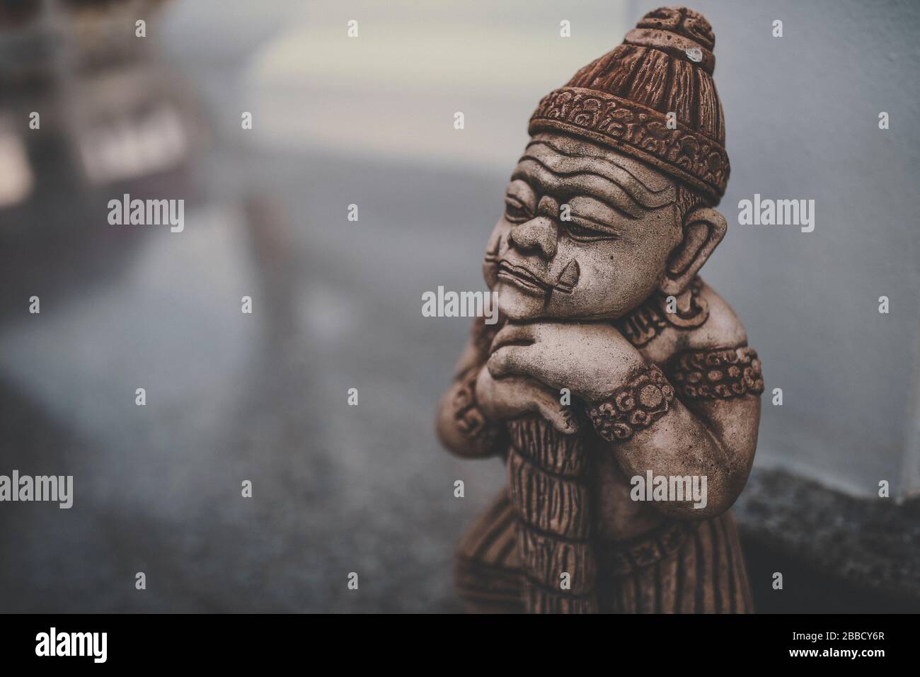 Bangkok statue hi-res stock photography and images - Alamy