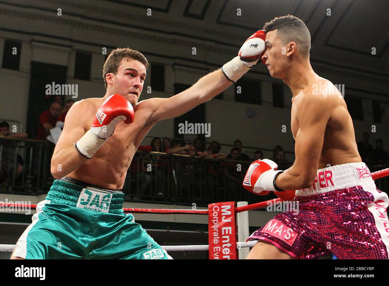 Simon O'Donnell (green shorts) defeats Ty Mitchell in a Middleweight ...