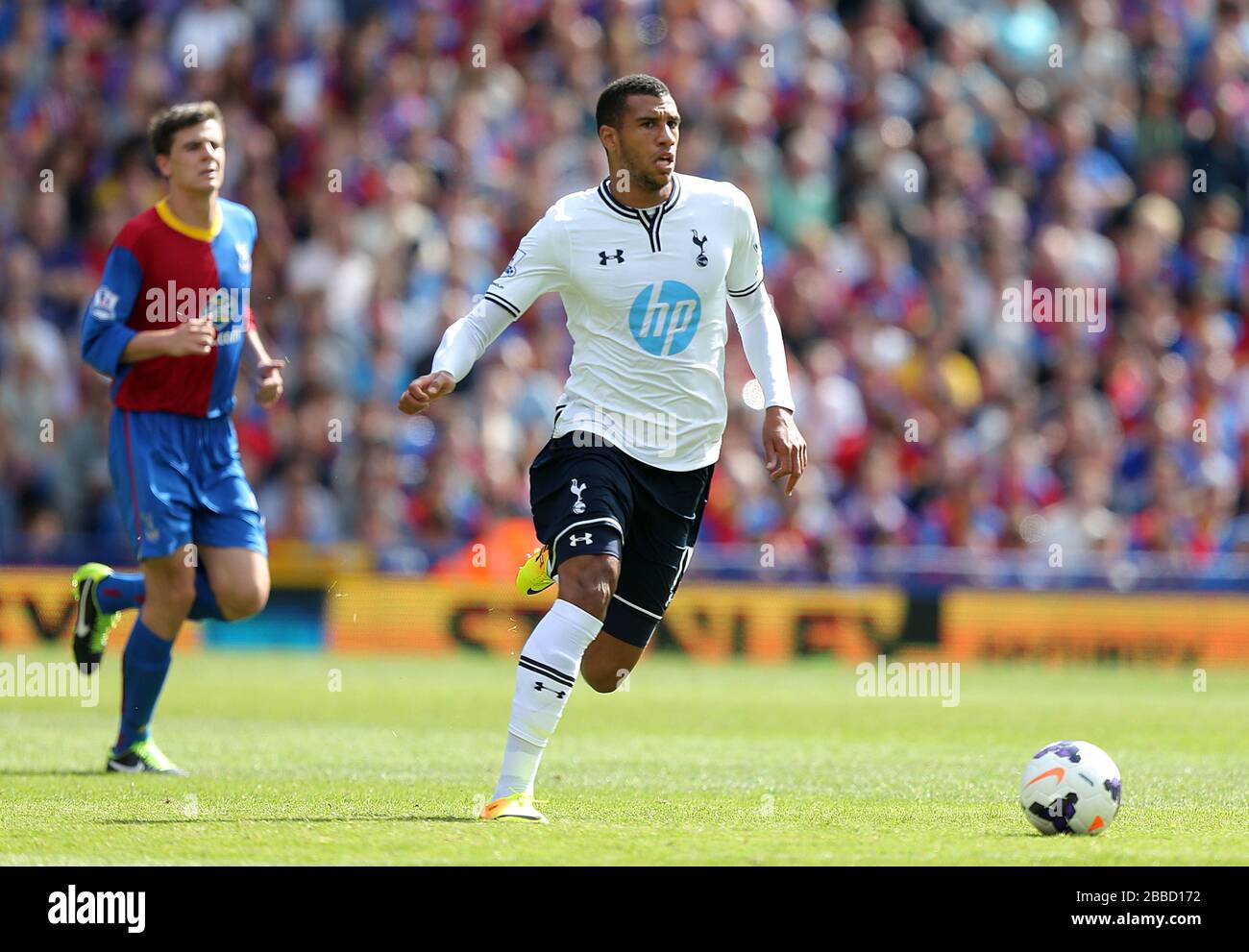 Tottenham Hotspur's Etienne Capoue in action Stock Photo - Alamy