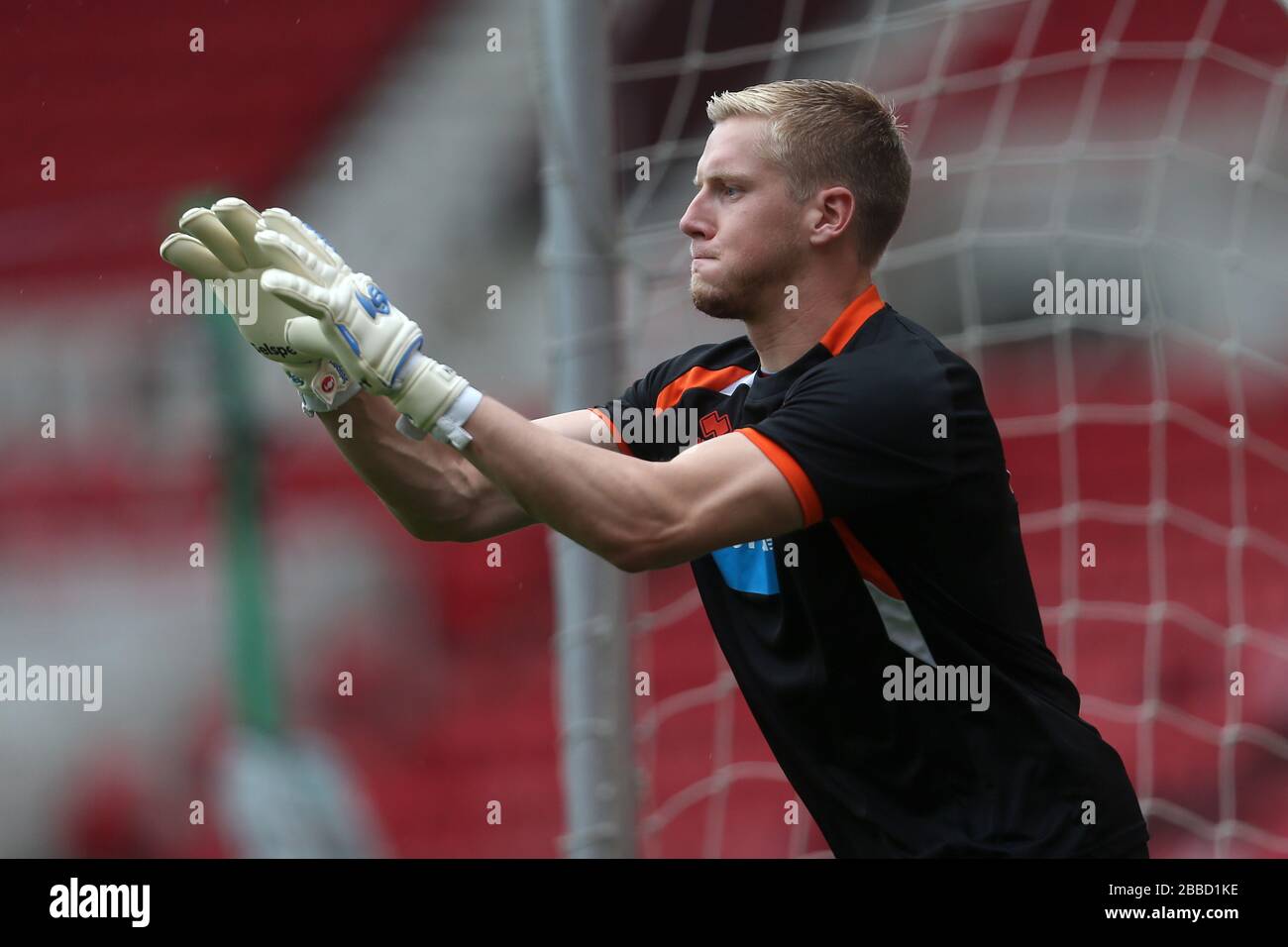 Blackpool goalkeeper Mark Halstead Stock Photo - Alamy