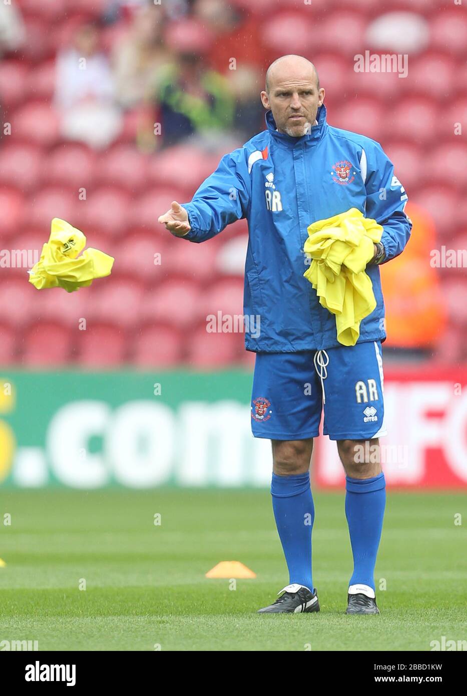 Football alex rae hi-res stock photography and images - Alamy