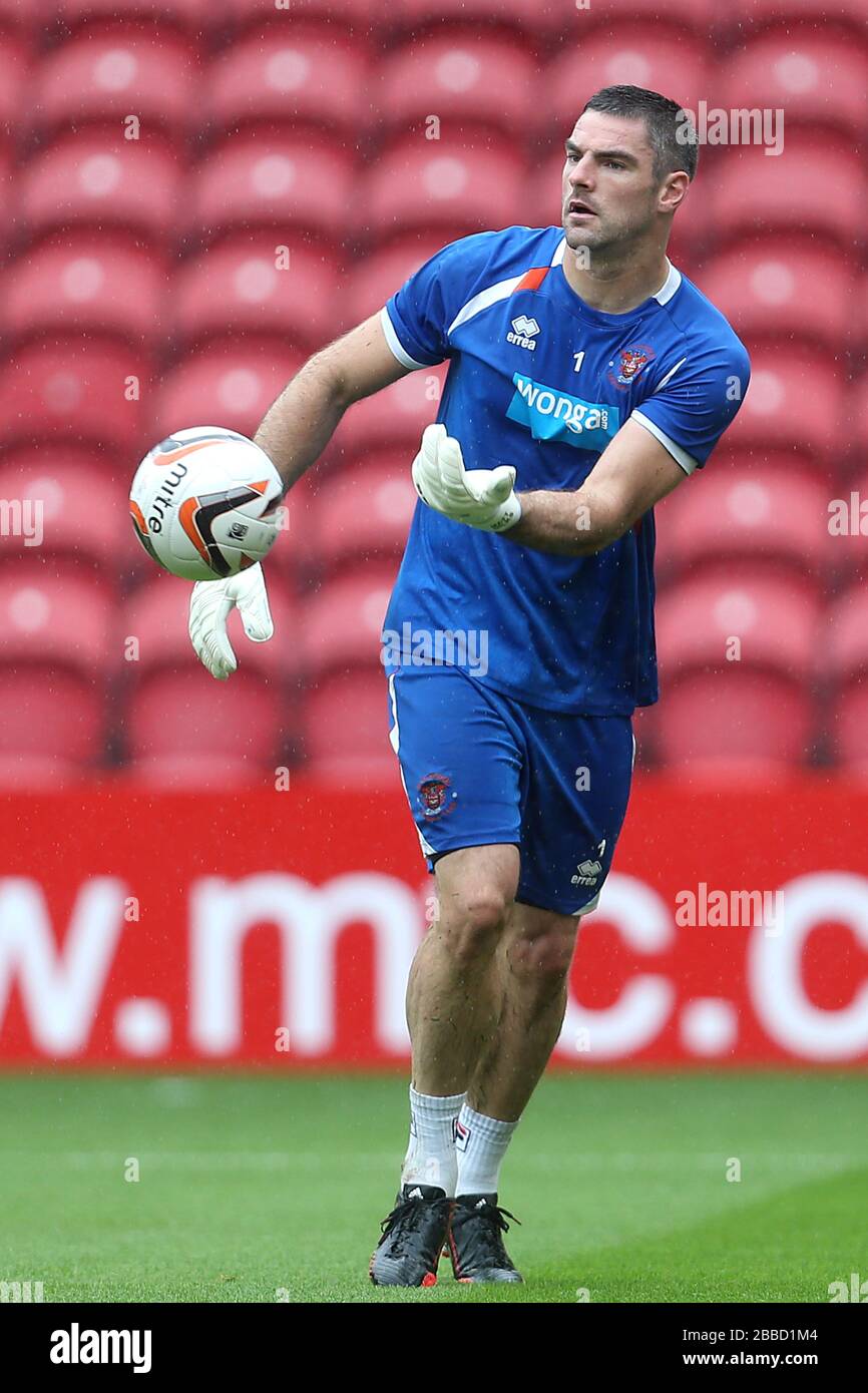 Blackpool goalkeeper Matt Gilks Stock Photo - Alamy