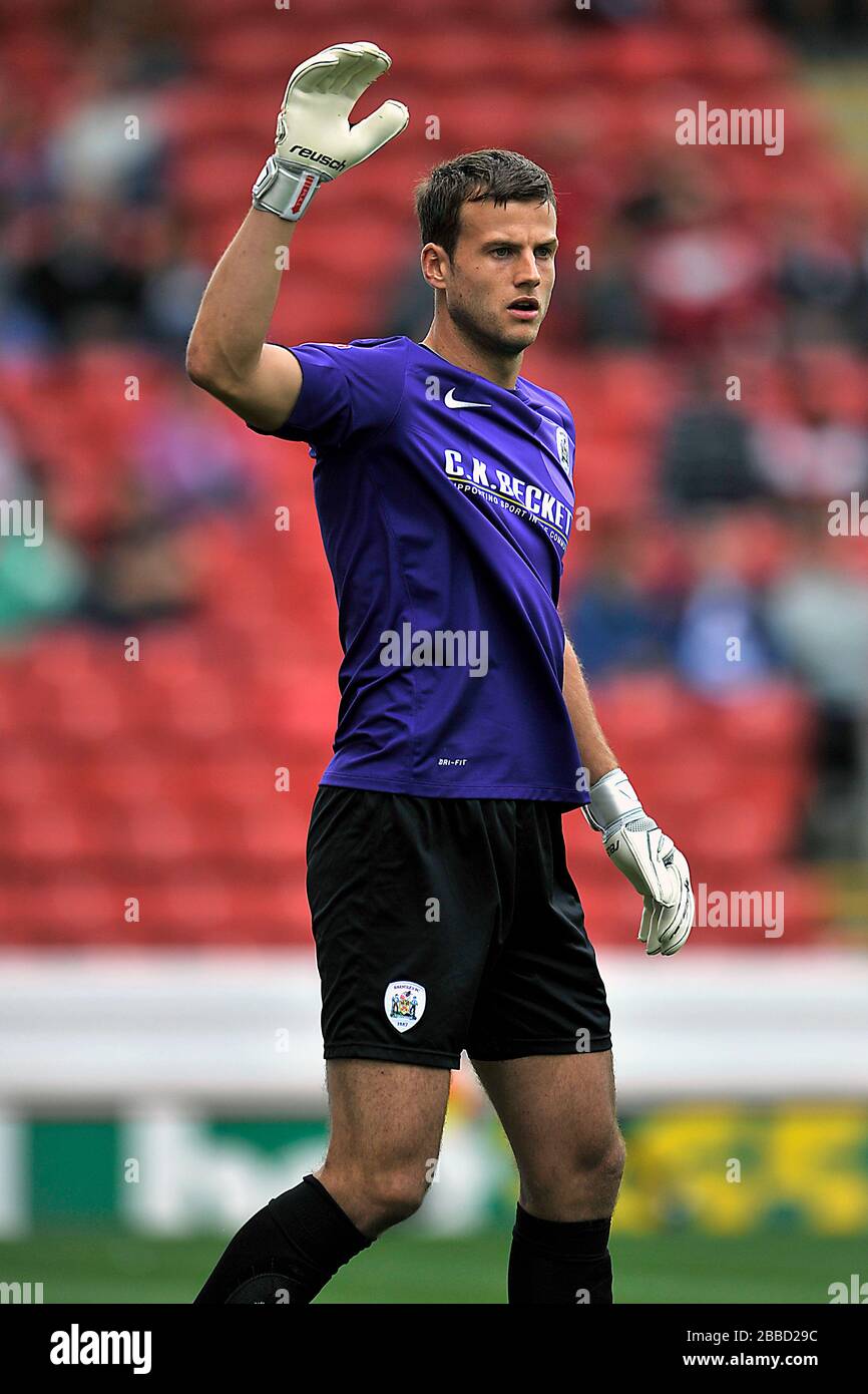 Barnsley goalkeeper Luke Steele Stock Photo - Alamy