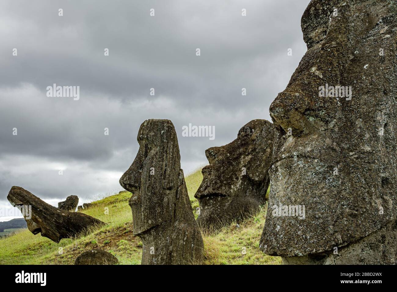 Moai heads hi-res stock photography and images - Alamy