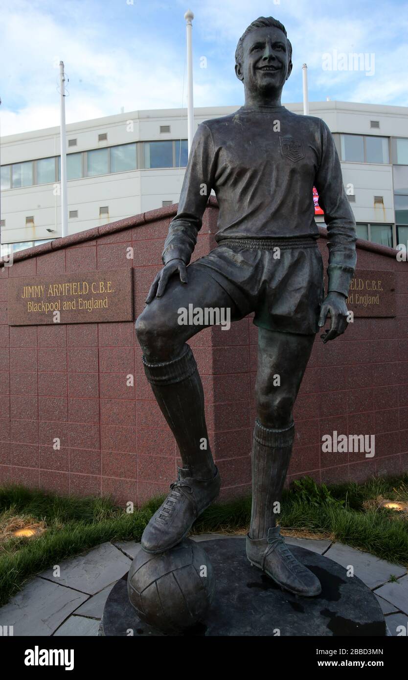 Blackpool and England's Jimmy Armfield CBE statue outside Bloomfield ...