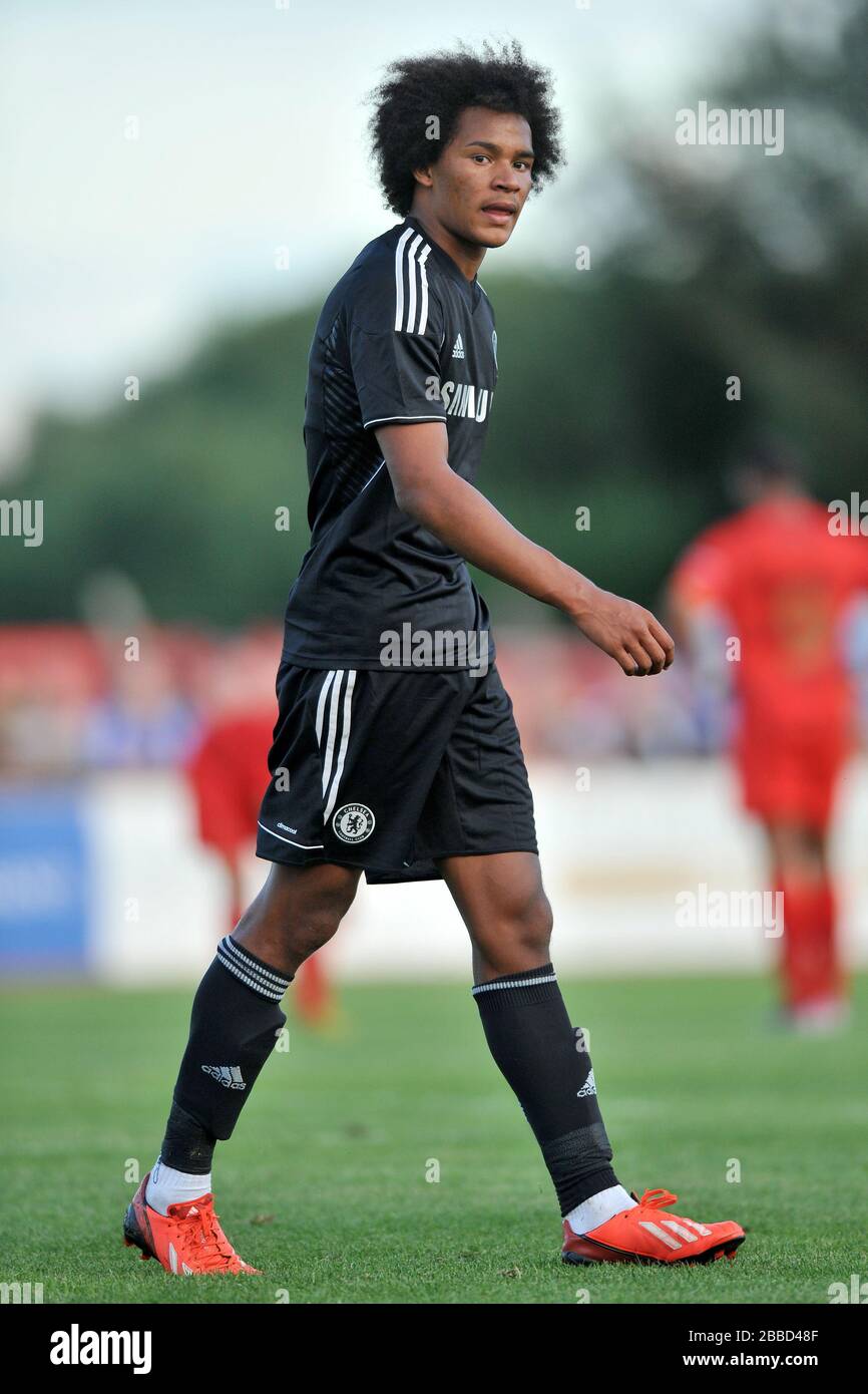 Rszpic football full length izzy hi-res stock photography and images ...