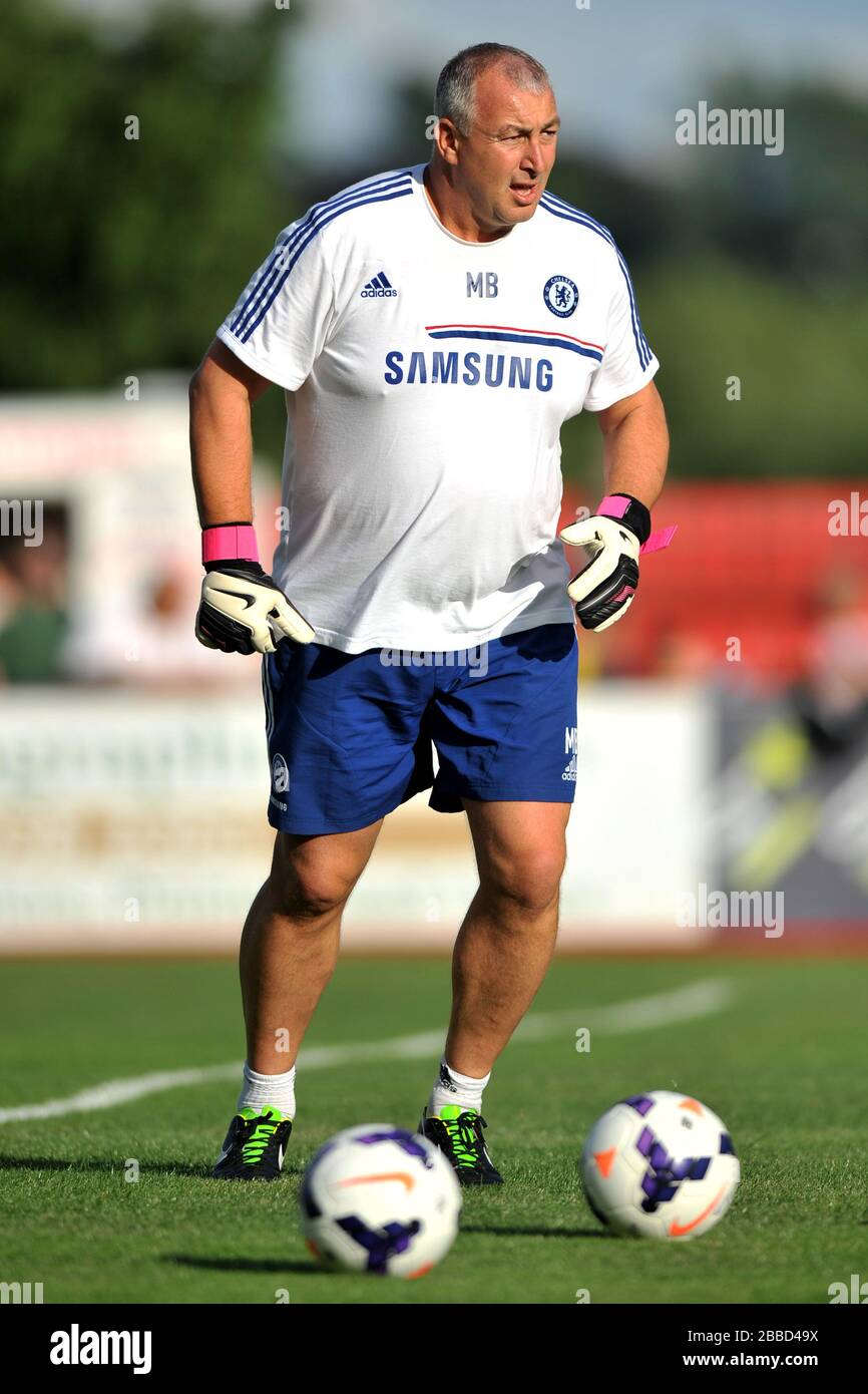 Chelsea goalkeeper coach hi-res stock photography and images - Alamy
