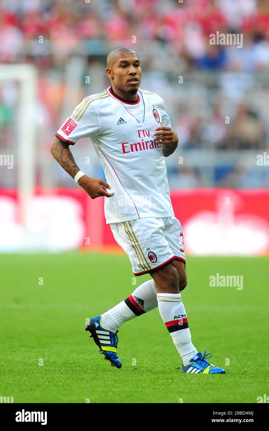Nigel De Jong, AC Milan Stock Photo - Alamy