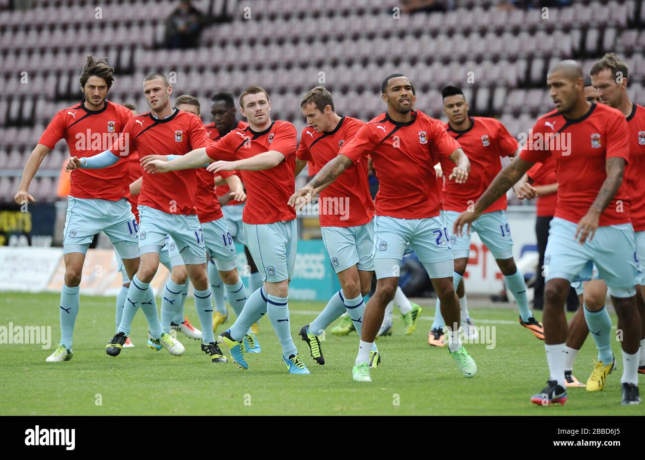 Coventry city players pre match training hi-res stock photography and ...