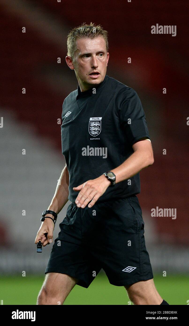 Referee Andy Laver Stock Photo - Alamy