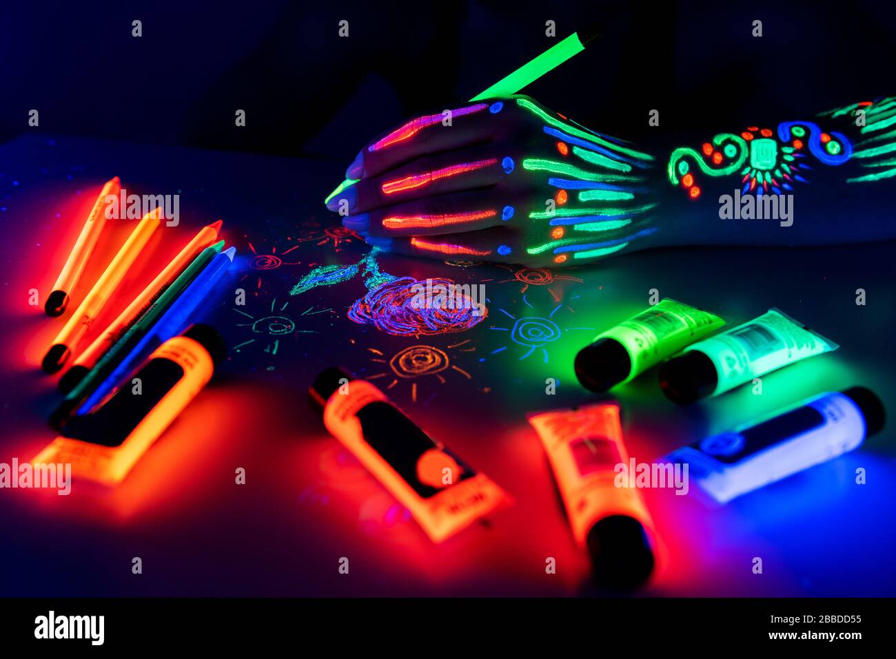Fluorescent light art hi-res stock photography and images - Alamy