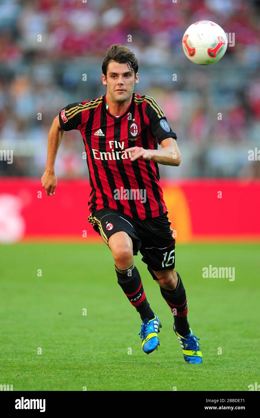 Andrea Poli, AC Milan Stock Photo - Alamy
