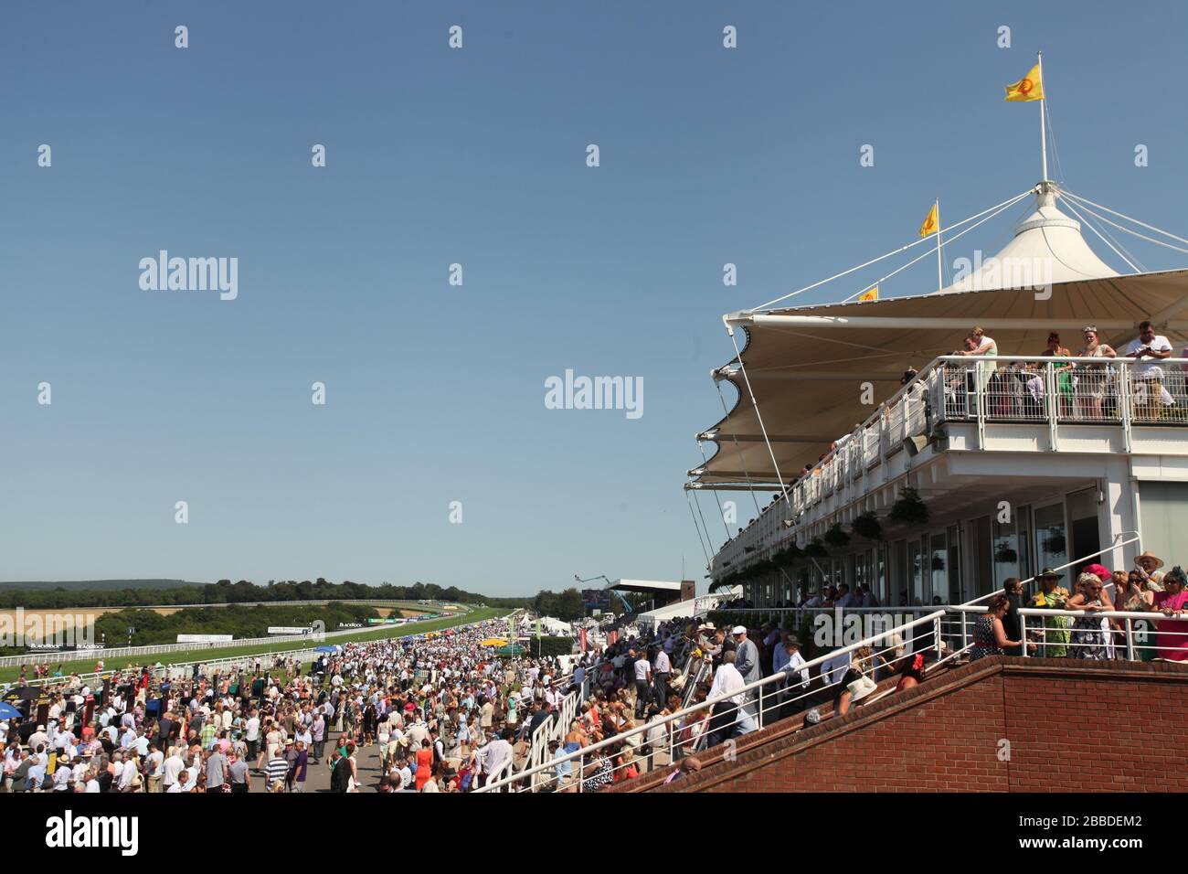 Goodwood racecourse general view hi-res stock photography and images ...