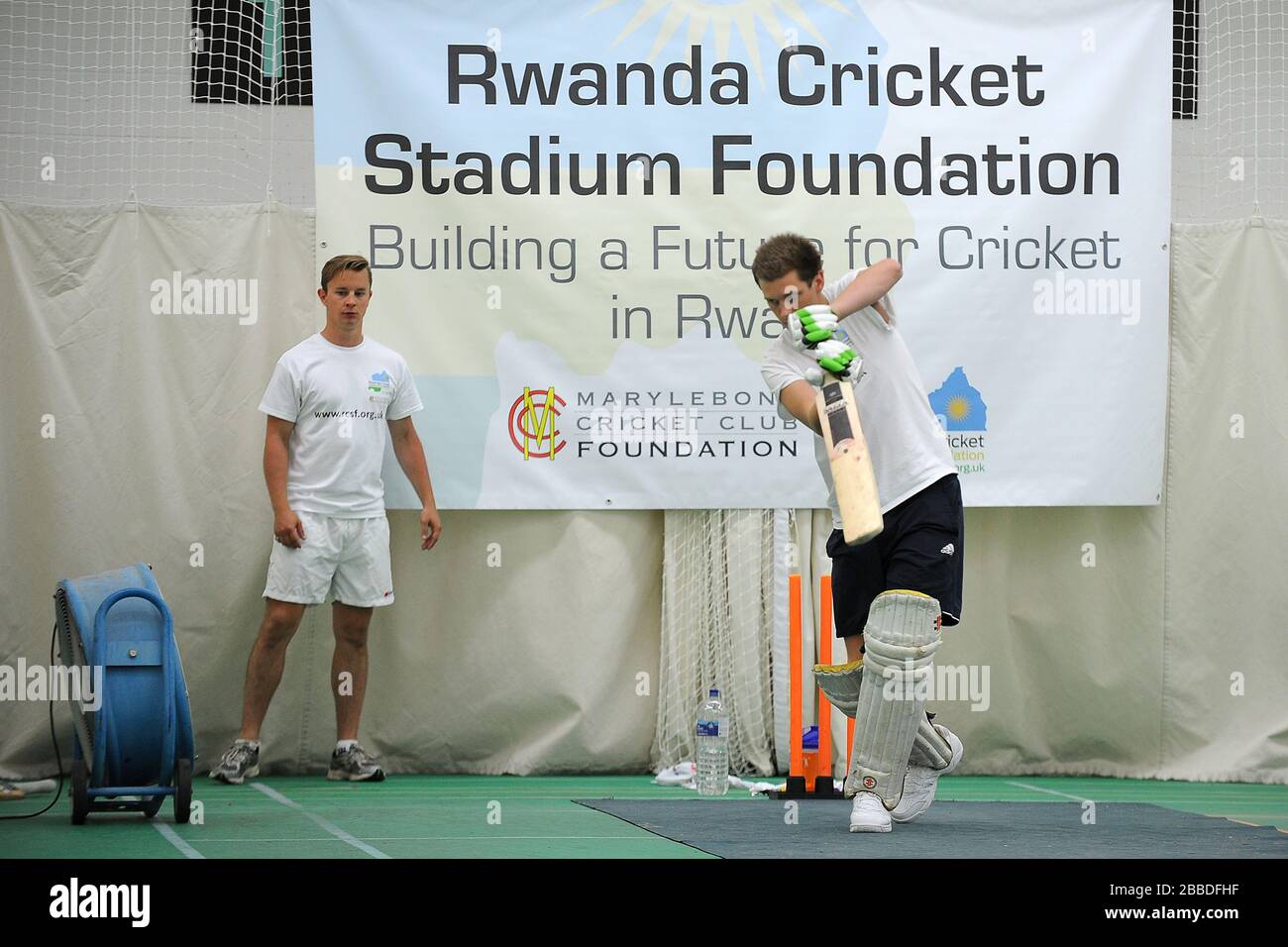 Alby Shale batting during his attempt to break the Guinness World ...