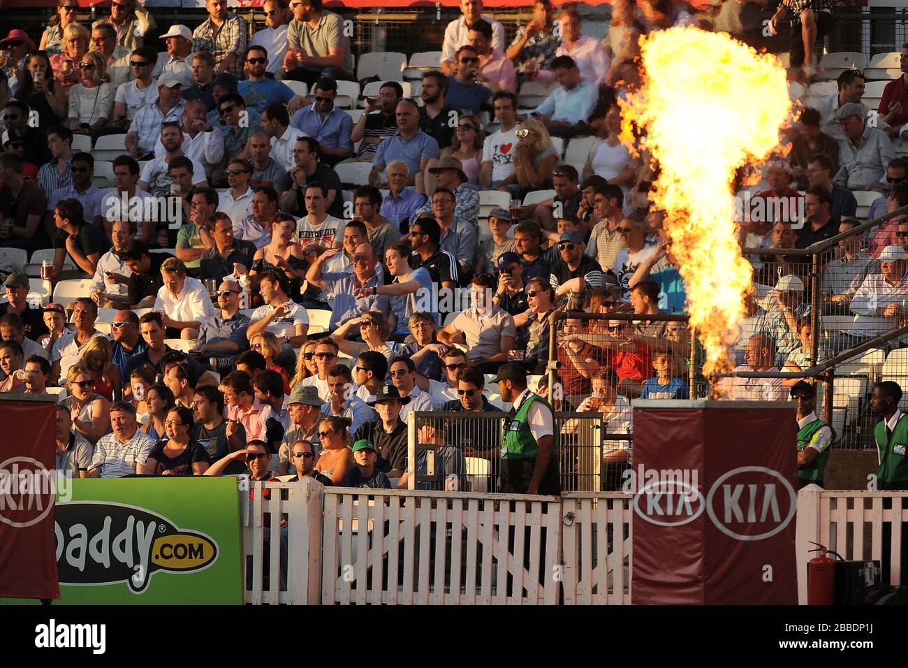 The crowd enjoy the action from the stands at the Kia Oval Stock Photo ...