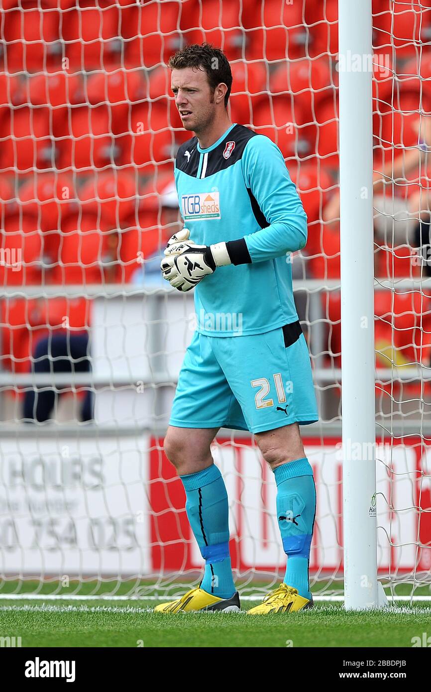 Rotherham United goalkeeper Adam Collin Stock Photo - Alamy