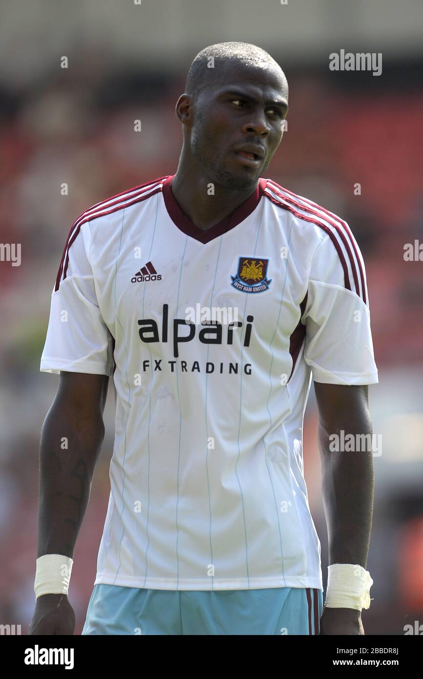 Guy demel hi-res stock photography and images - Alamy