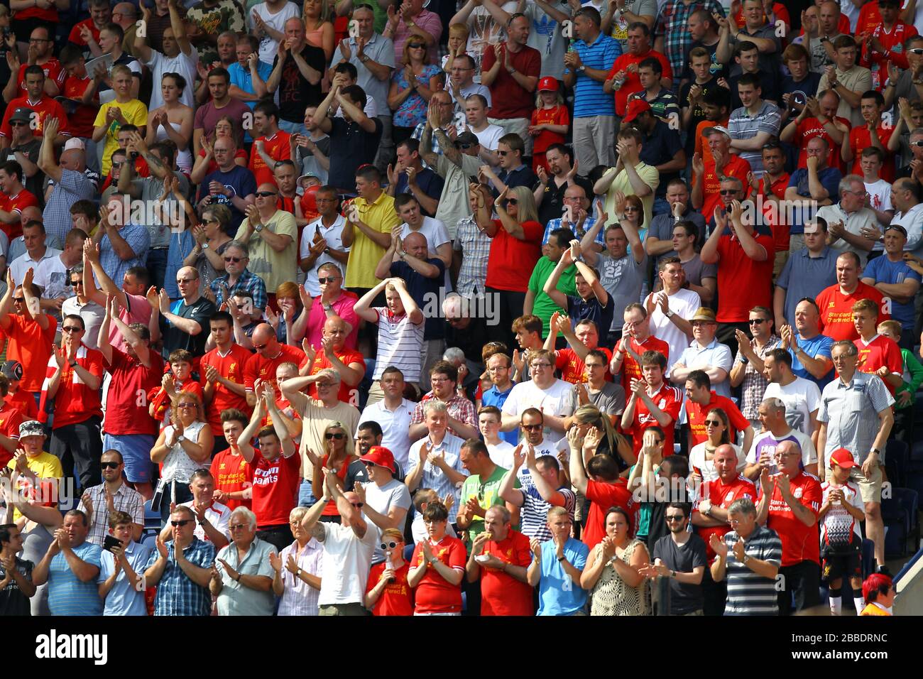 Liverpool fans in the stands hi-res stock photography and images - Alamy