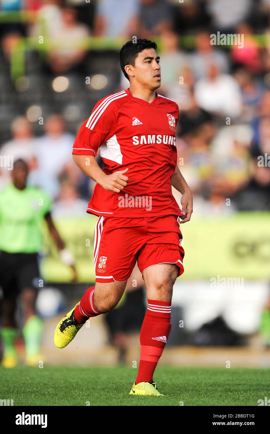 Massimo Luongo, Swindon Town Stock Photo - Alamy