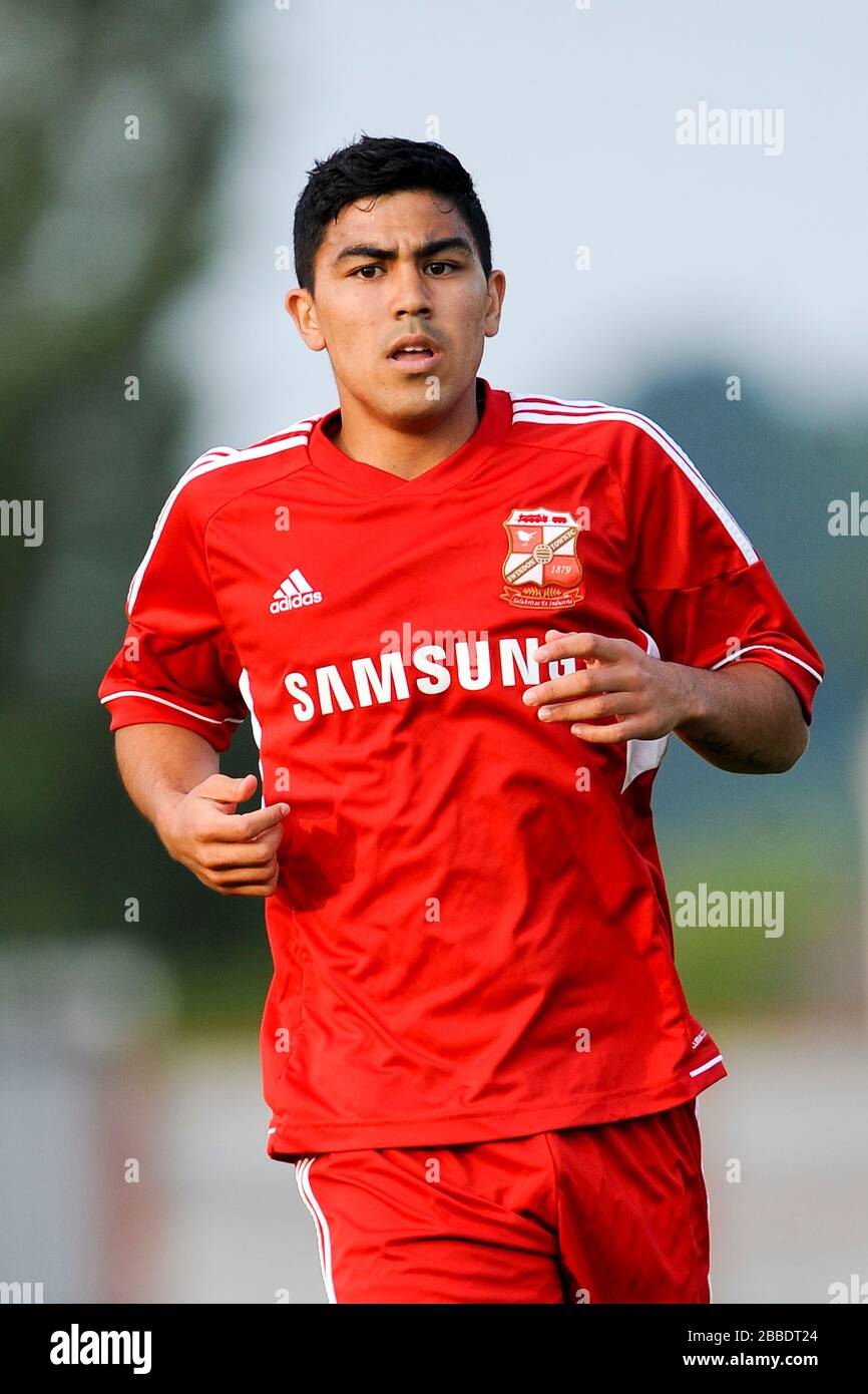 Massimo Luongo, Swindon Town Stock Photo - Alamy