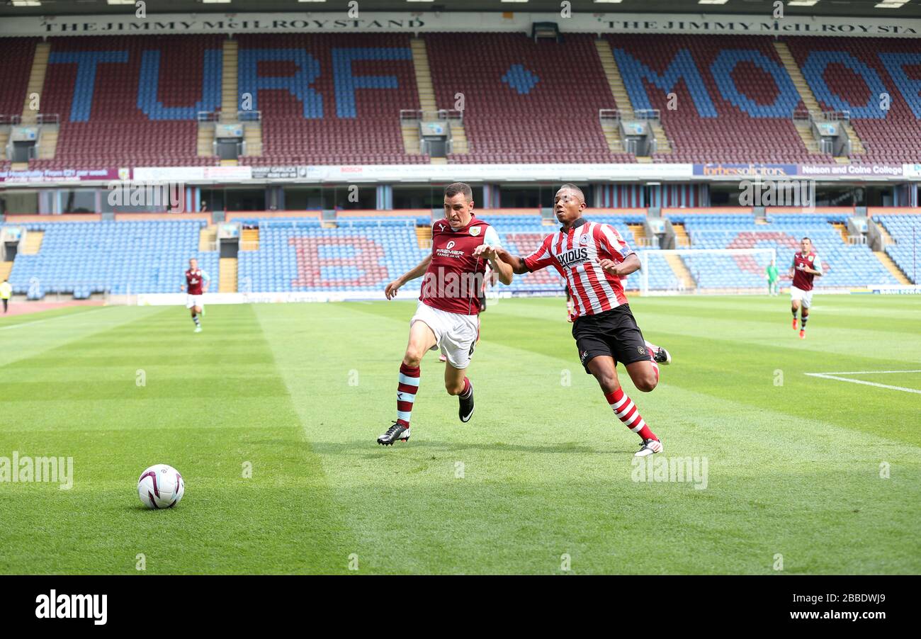General view during the match hi-res stock photography and images - Alamy